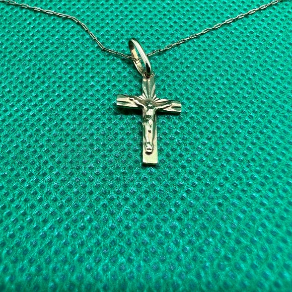 Jewelry | New Vintage Y2k 14k Gold Jesus Christ On Cross Necklace ...